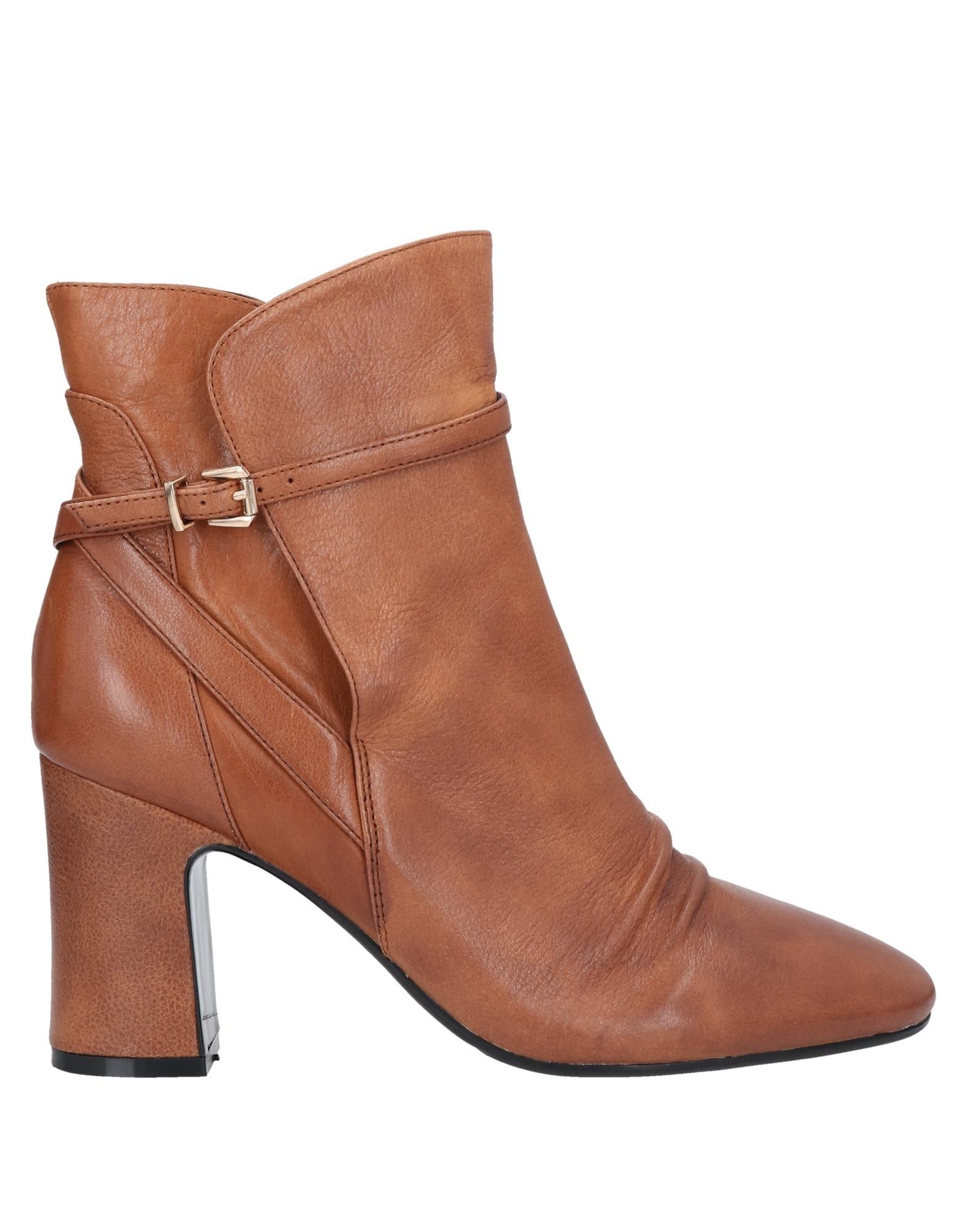 EMANUÉLLE VEE Ankle boots | Smart Closet